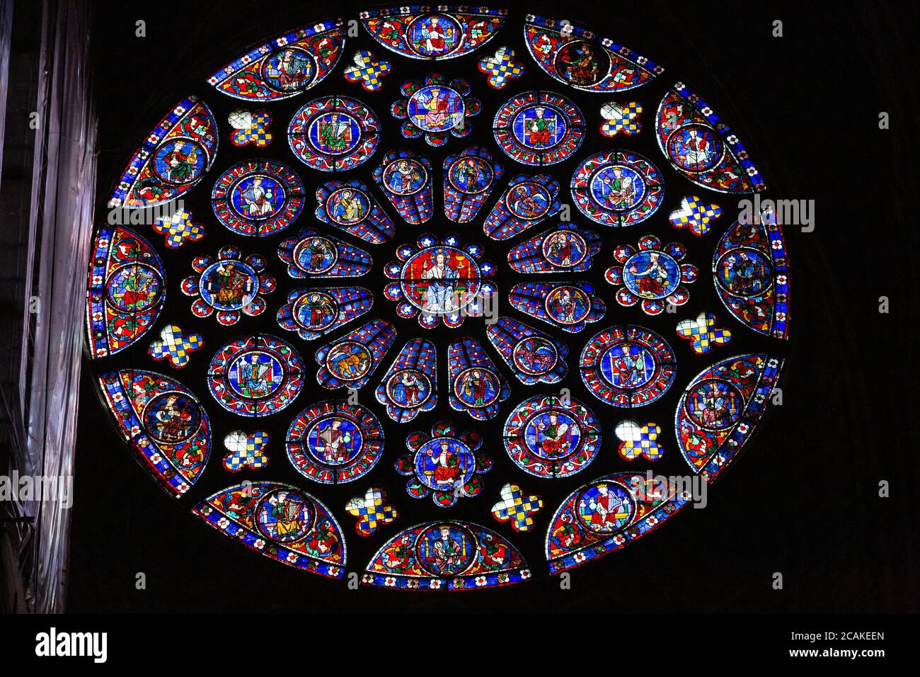Chartres cathedral rose window hi-res stock photography and images - Alamy