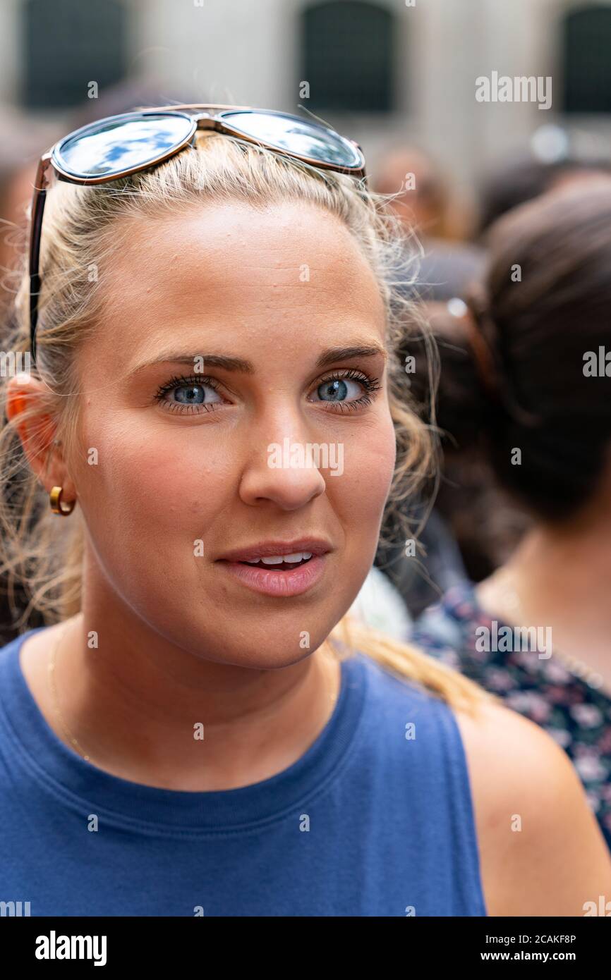 Smiling england fan hi-res stock photography and images - Alamy