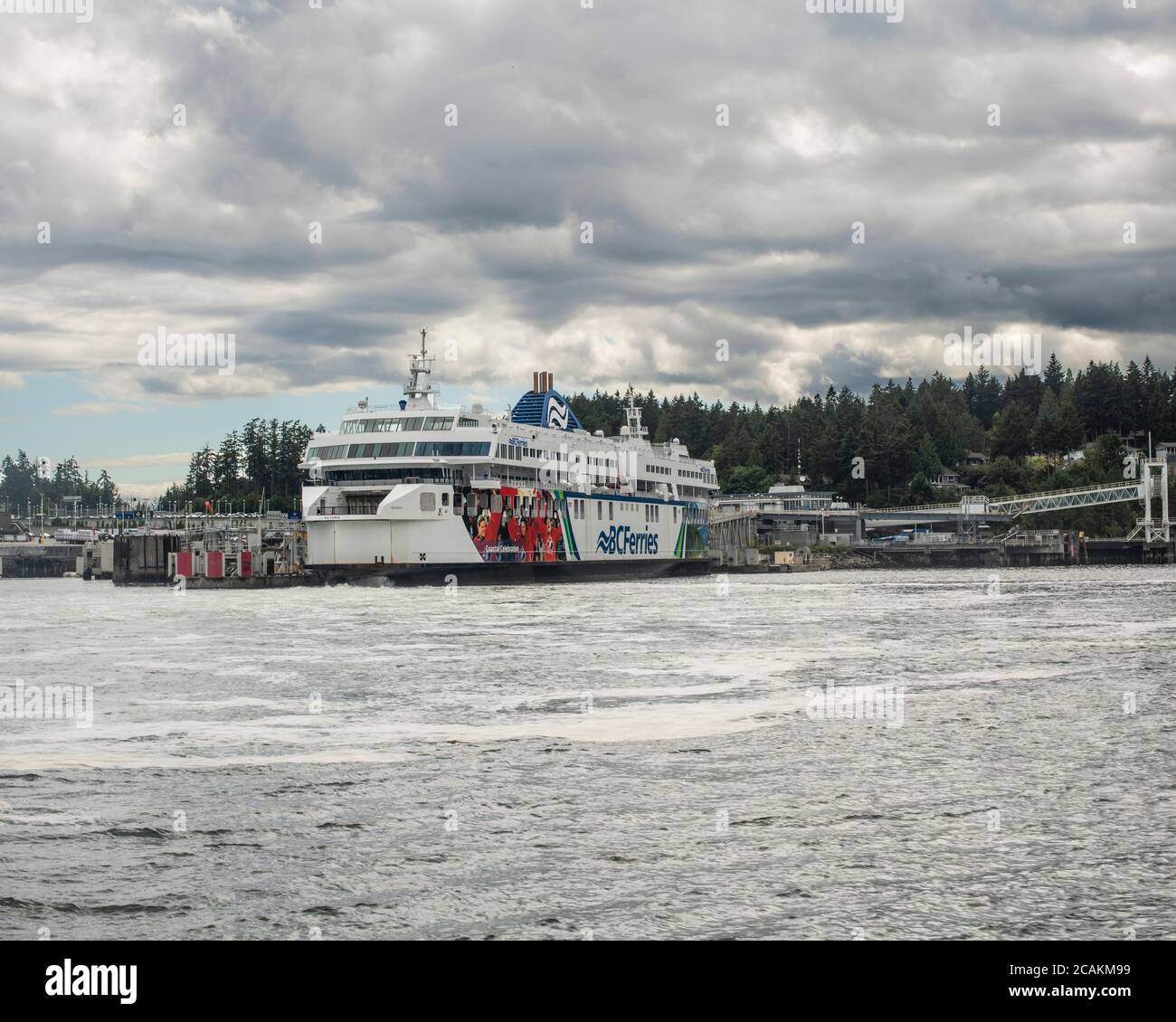 Ferries boats island hi-res stock photography and images - Alamy