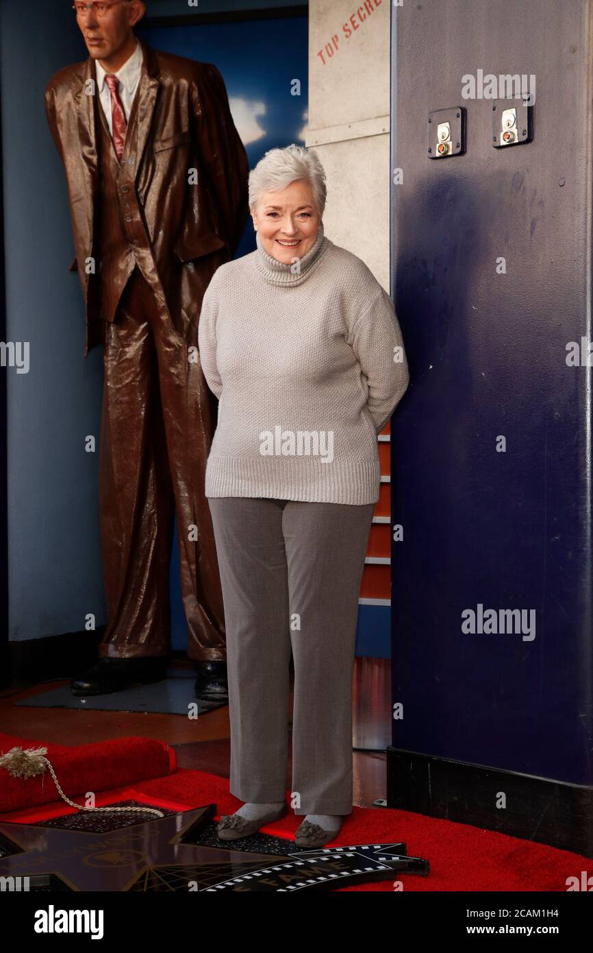 LOS ANGELES - JAN 9: Lee Meriwether at the Burt Ward Star Ceremony on ...