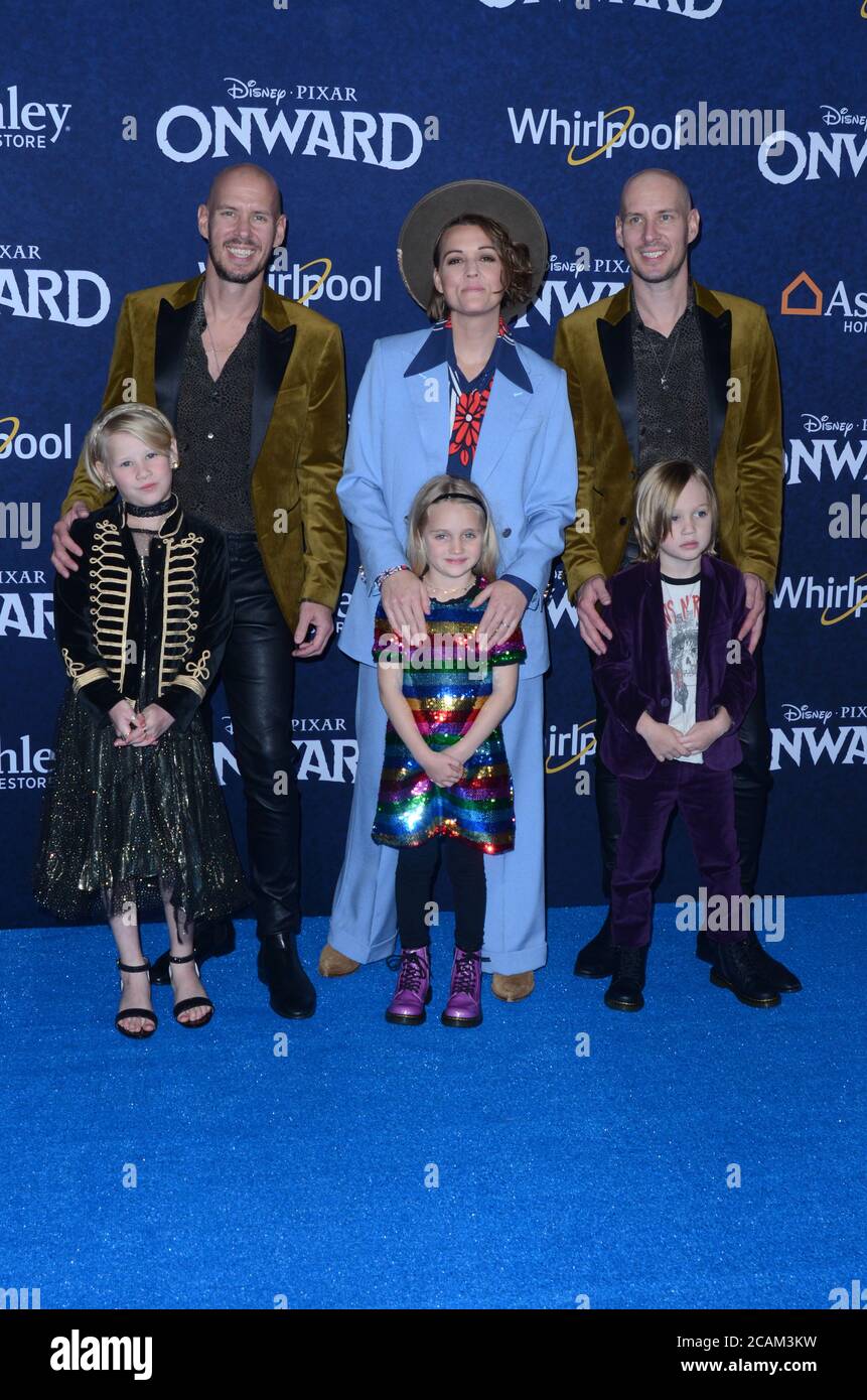 LOS ANGELES - FEB 18: Phil Hanseroth, Brandi Carlile, Tim Hanseroth at ...