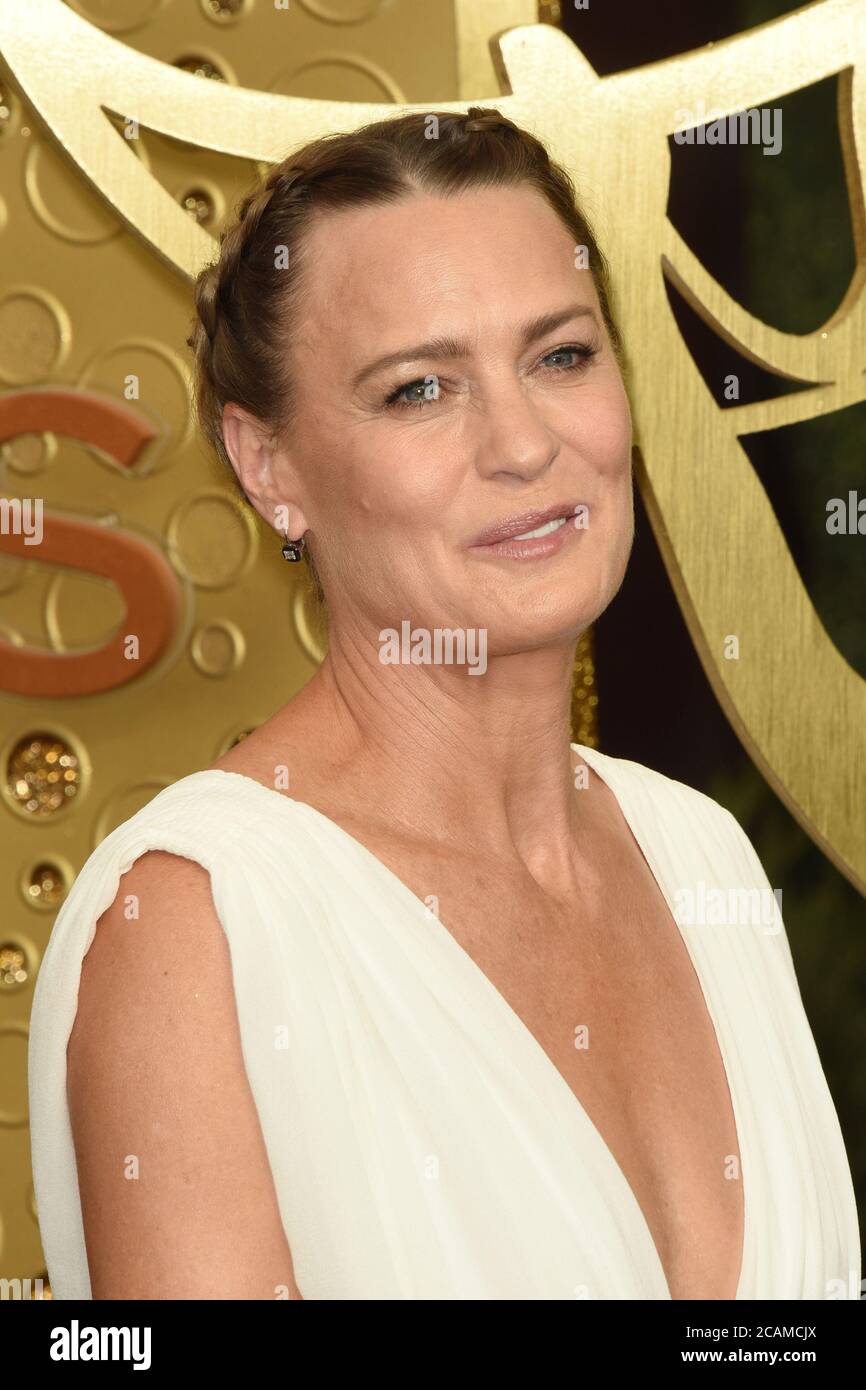 LOS ANGELES - SEP 22: Robin Wright at the Primetime Emmy Awards ...