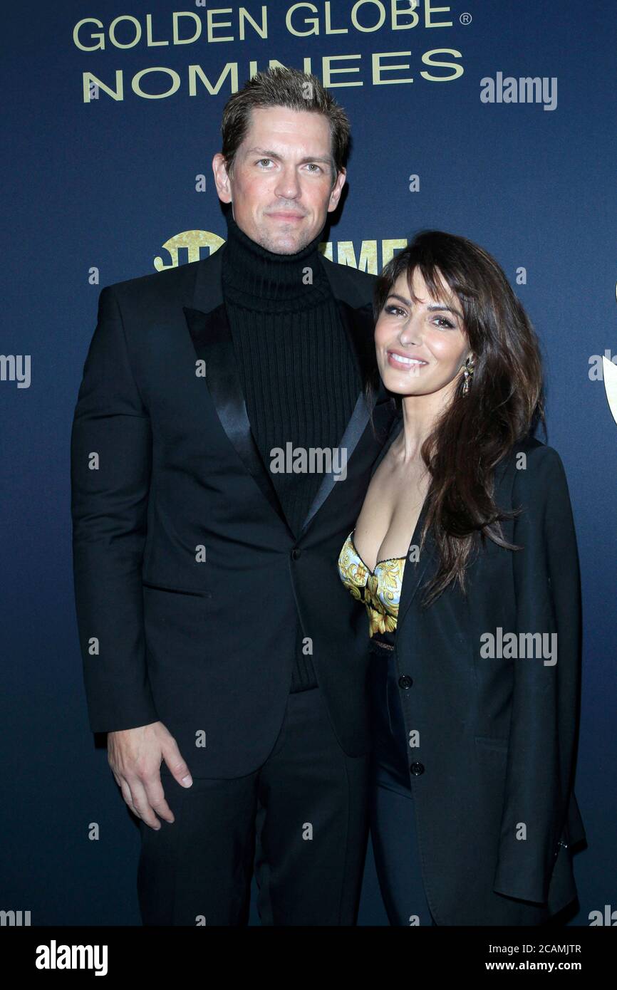 LOS ANGELES - JAN 5: Steve Howey, Sarah Shahi at the Showtime Golden ...