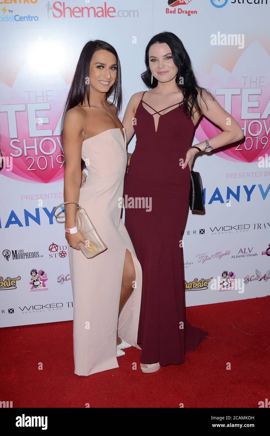 LOS ANGELES - MAR 17: Khloe Kay, Scarlet Sinclair at the 2019 ...