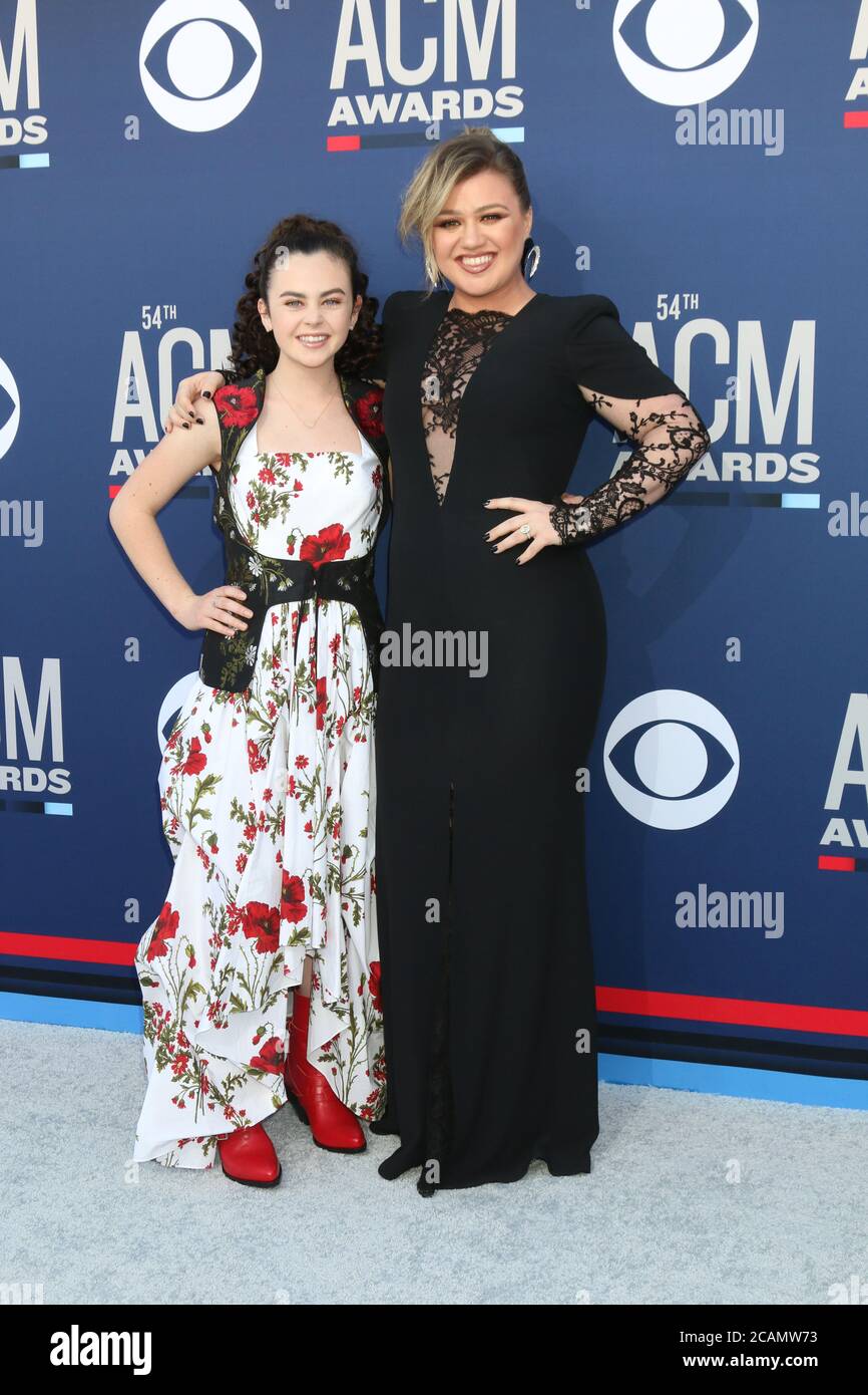 LAS VEGAS - APR 7: Chevel Shepherd, Kelly Clarkson at the 54th Academy ...