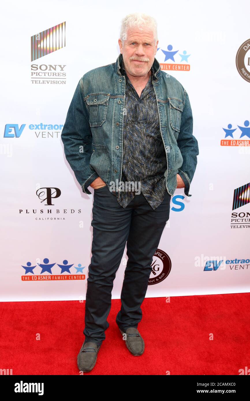 Ed asner poker hi-res stock photography and images - Alamy