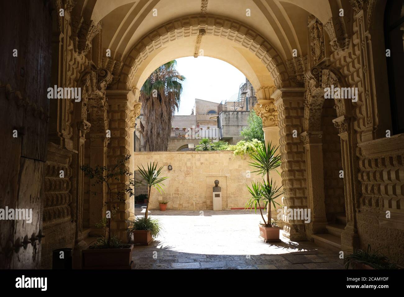 Lecce centro storico hi-res stock photography and images - Alamy