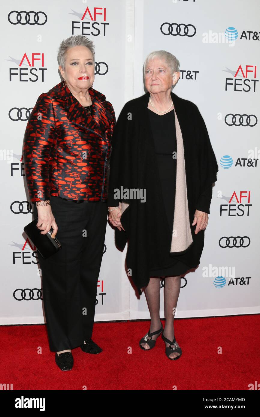 LOS ANGELES - NOV 20: Kathy Bates, Barbara Jewell, Bobi Jewell at the ...