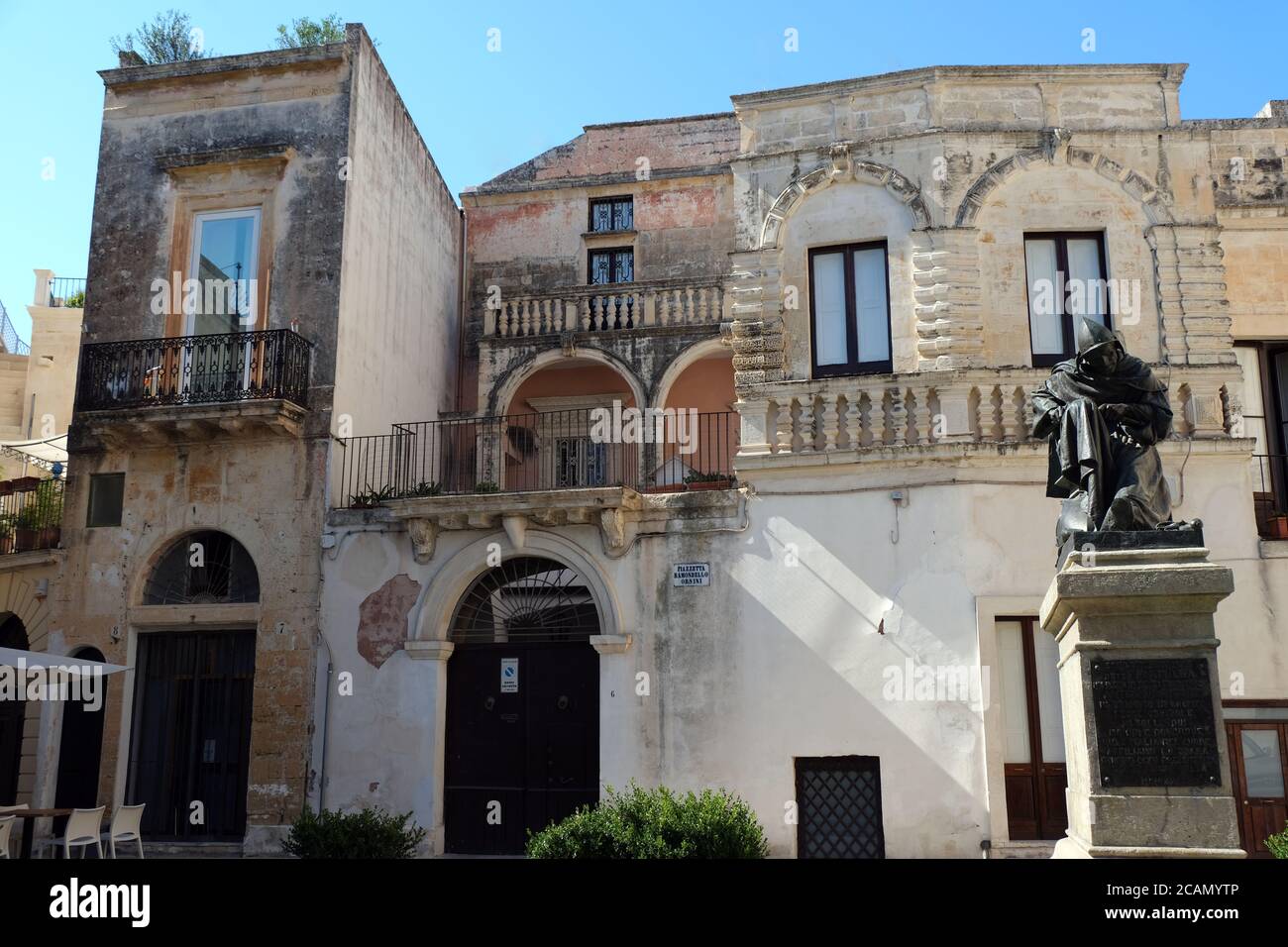 Lecce centro storico hi-res stock photography and images - Alamy