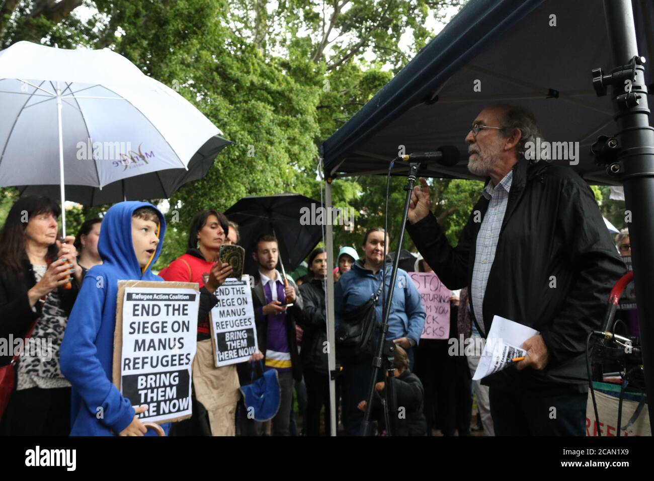 Ian Rintoul speaks at the protest about the conditions of the remaining ...