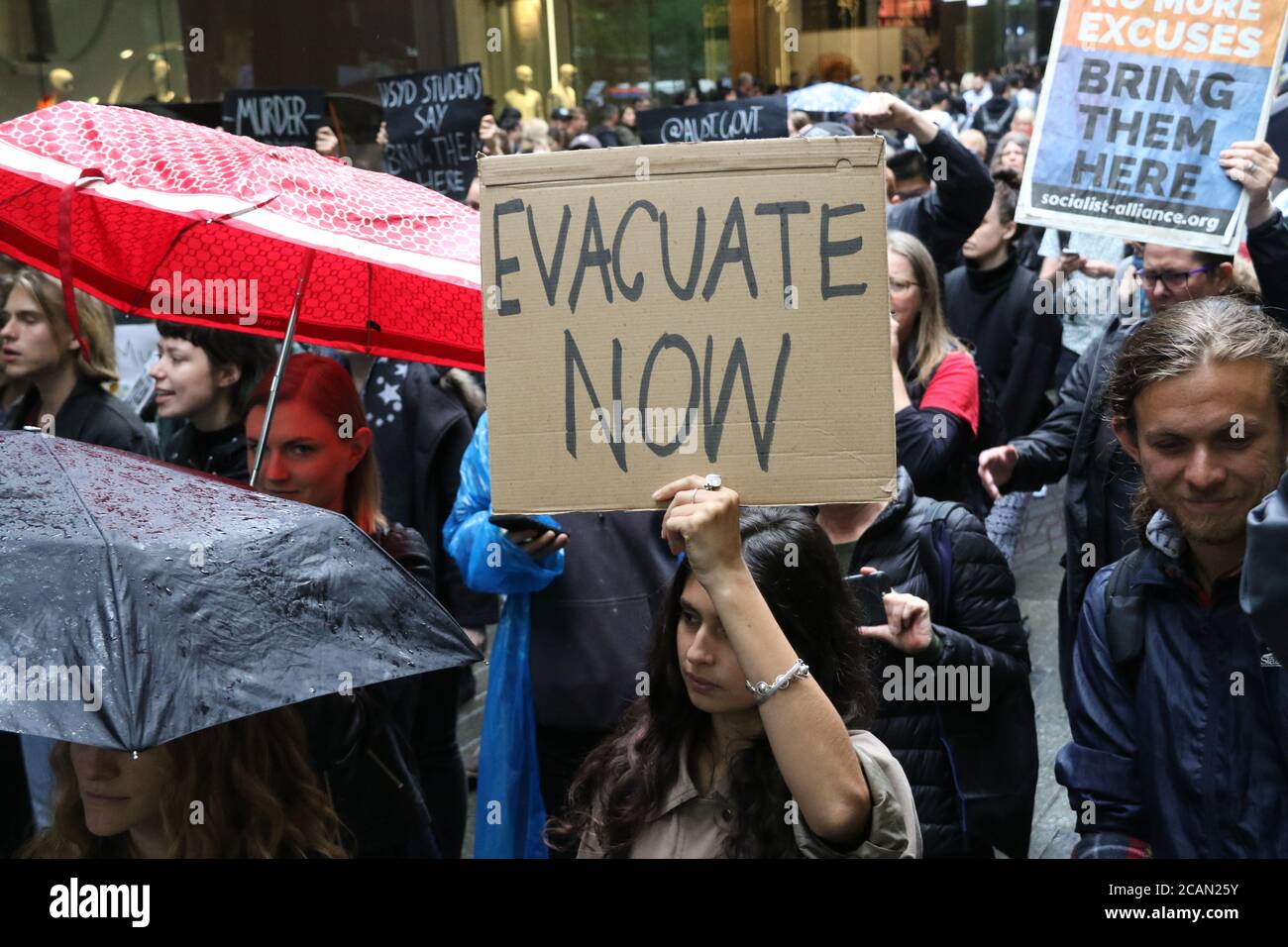 Refugee advocates protest about the conditions of the remaining 600 ...