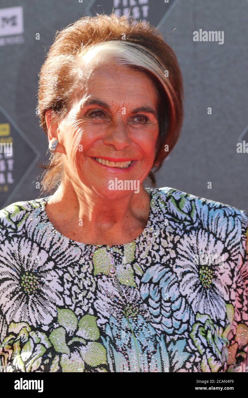 Sara karloff hi-res stock photography and images - Alamy