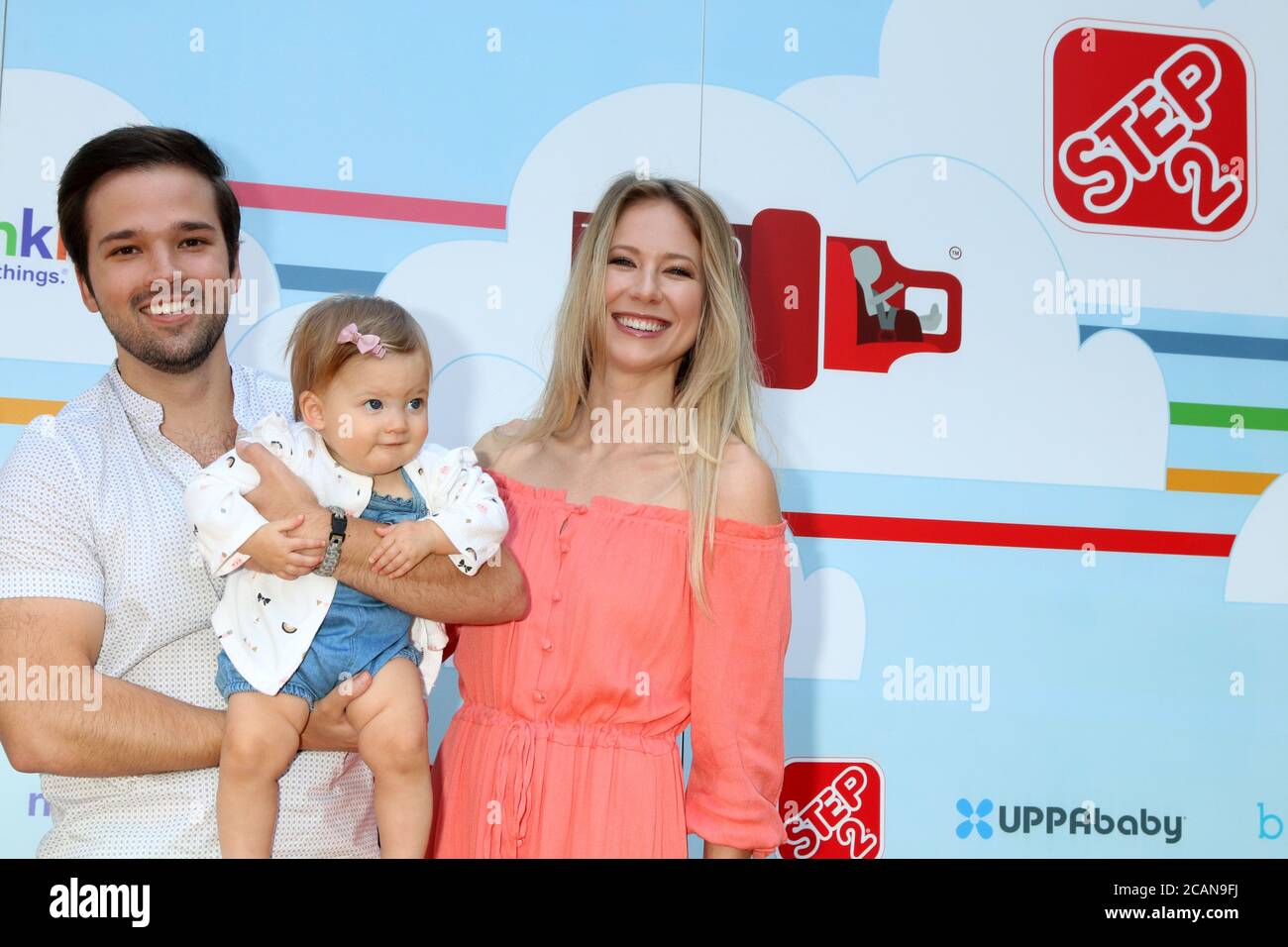 LOS ANGELES - SEP 22: Nathan Kress, Rosie Carolyn Kress, London Kress ...