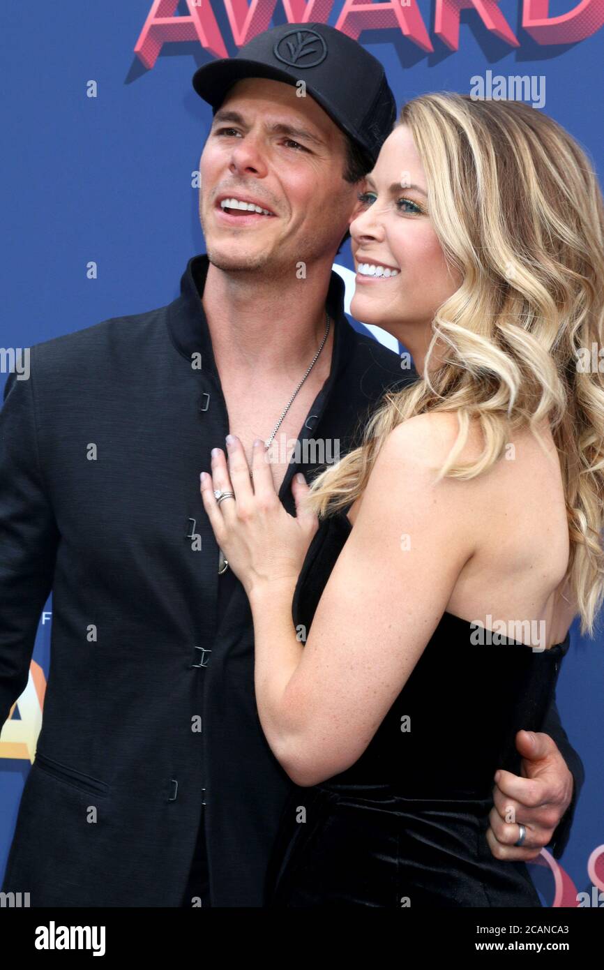 LAS VEGAS - APR 15: Granger Smith, Amber Bartlett at the Academy of ...