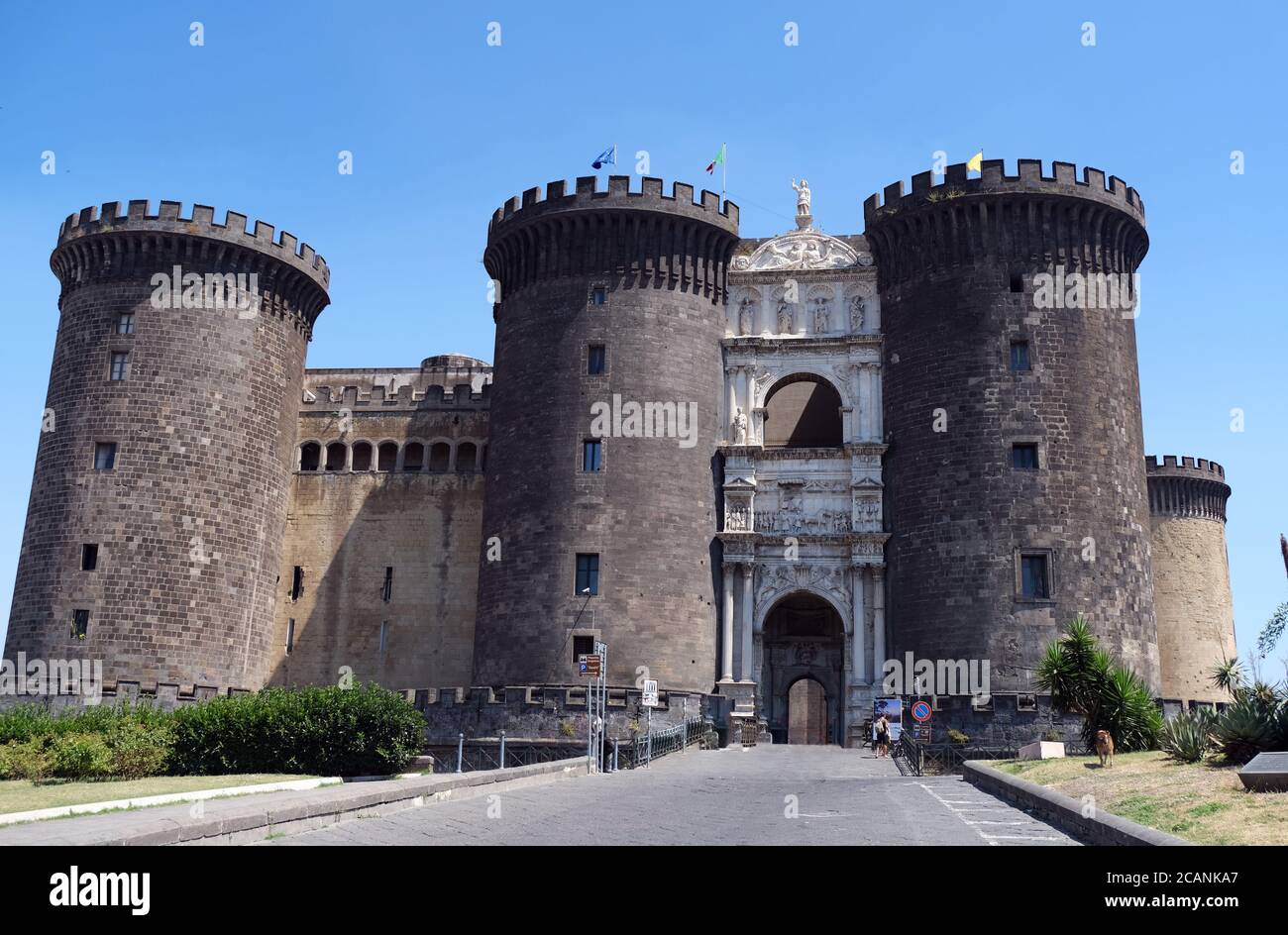 Italia castel nuovo hi-res stock photography and images - Alamy