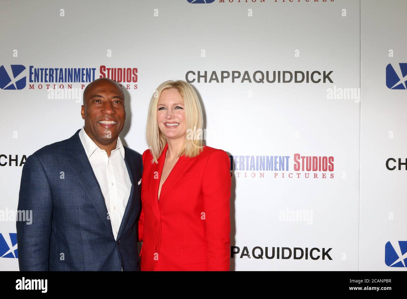 Byron allen jennifer lucas hi-res stock photography and images - Alamy