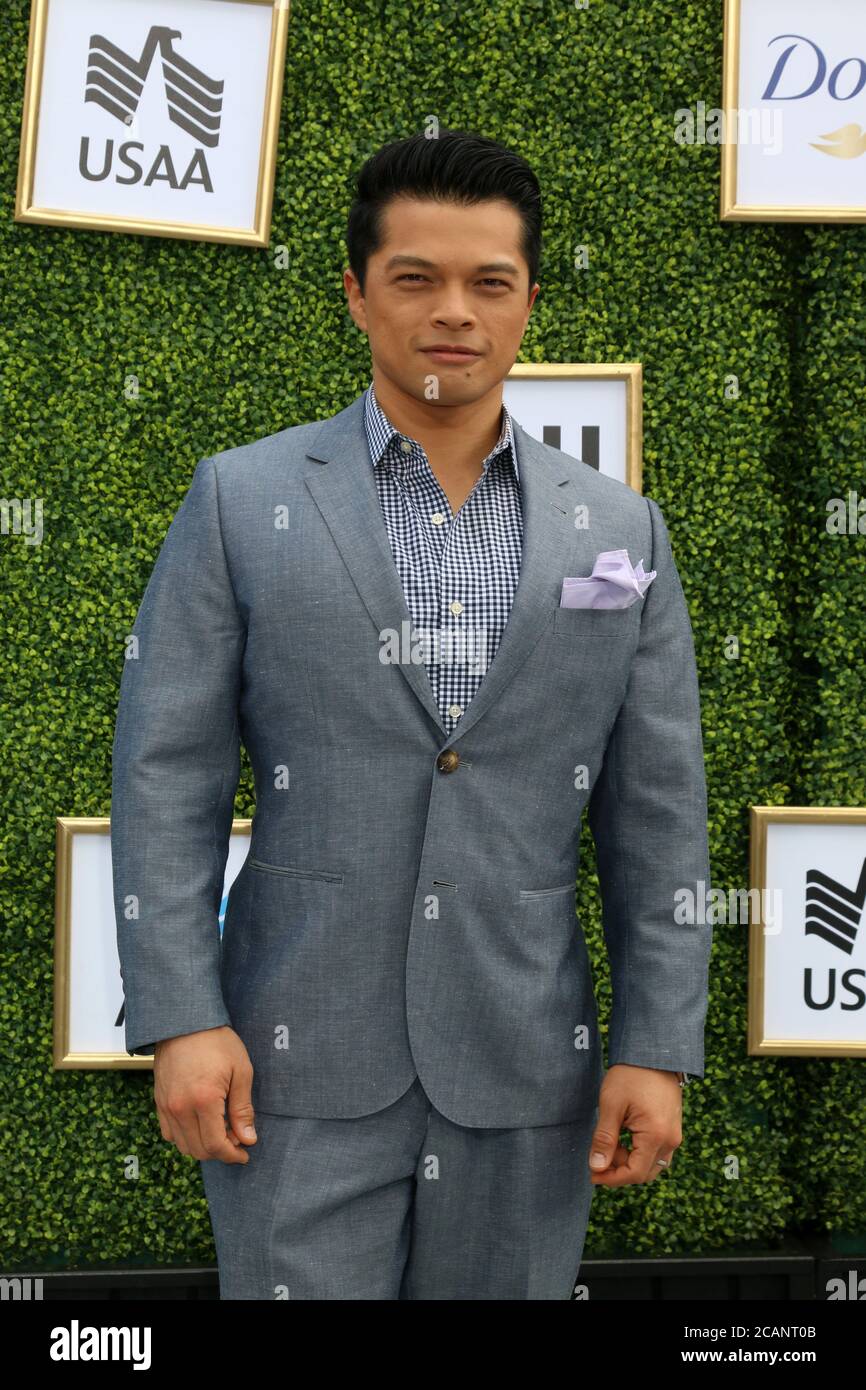 LOS ANGELES - OCT 14: Vincent Rodriguez III at the CW Network's Fall ...