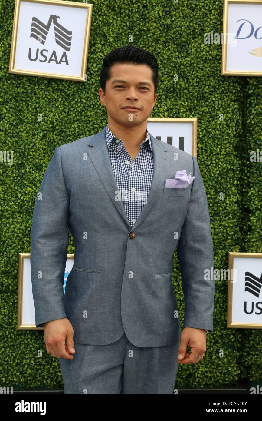 LOS ANGELES - OCT 14: Vincent Rodriguez III at the CW Network's Fall ...