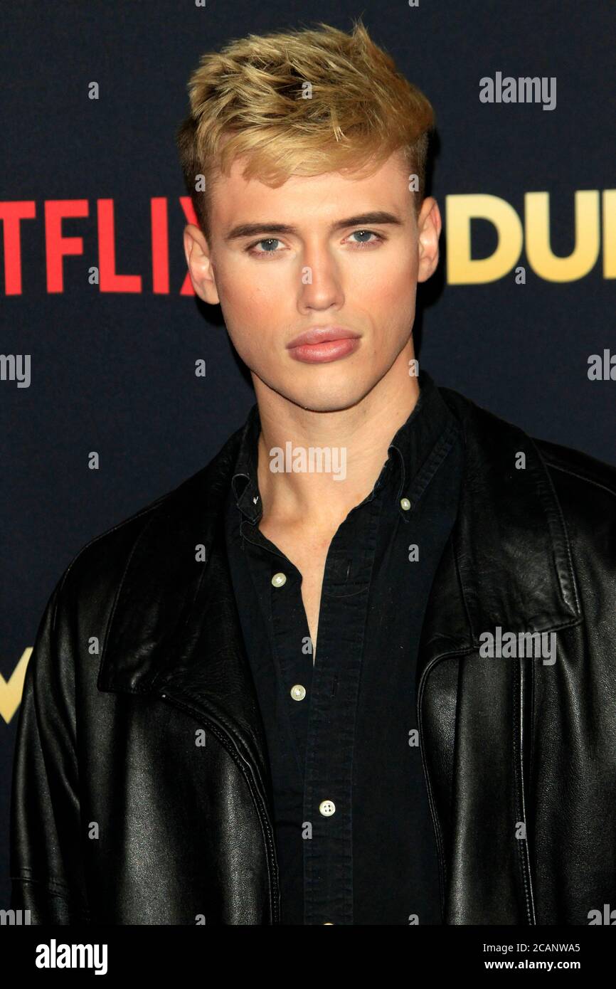 LOS ANGELES - DEC 6: Lucas Dell at the "Dumplin'" Premiere at the TCL ...