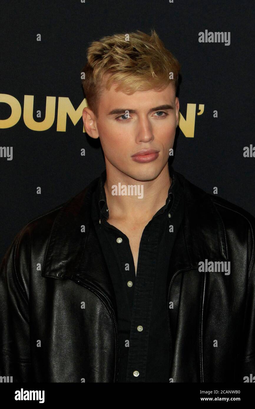 LOS ANGELES - DEC 6: Lucas Dell at the "Dumplin'" Premiere at the TCL ...