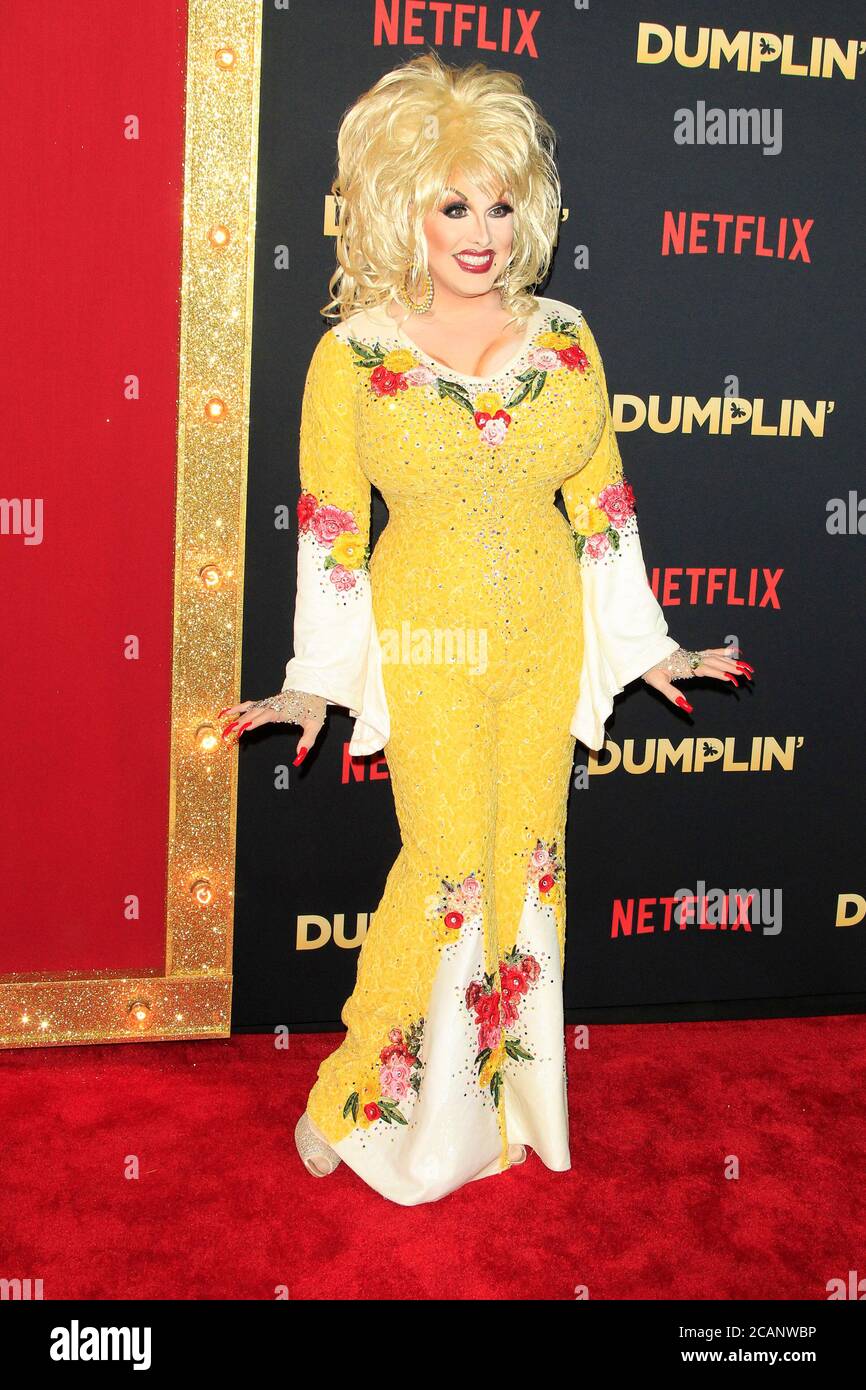 Dolly parton drag queen hi-res stock photography and images - Alamy