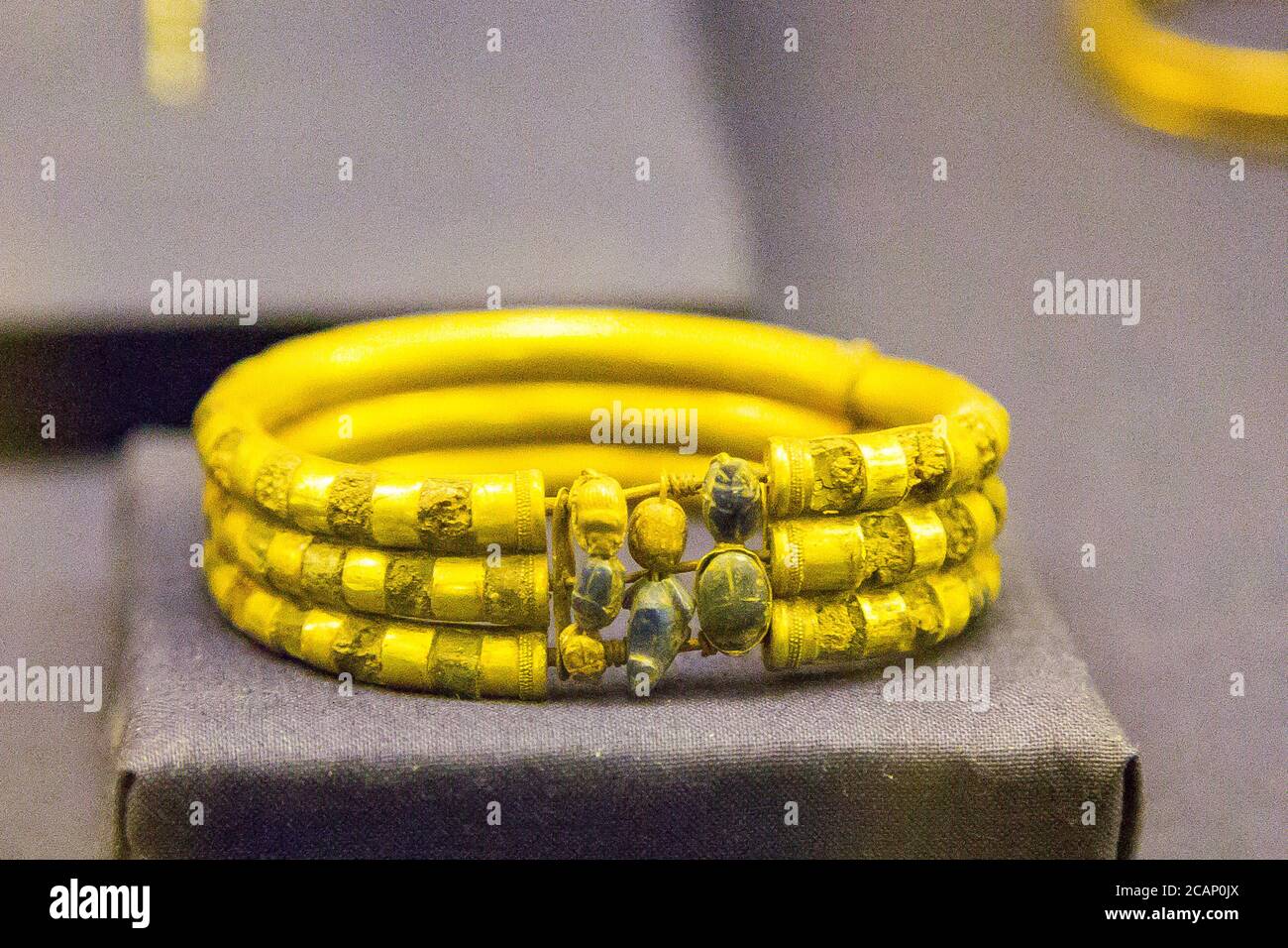 Ancient egyptian royal bracelet hi-res stock photography and images - Alamy
