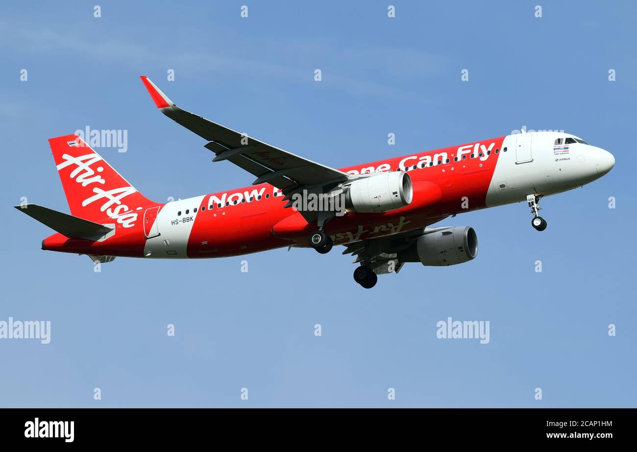 Civilian airline pilot hi-res stock photography and images - Alamy