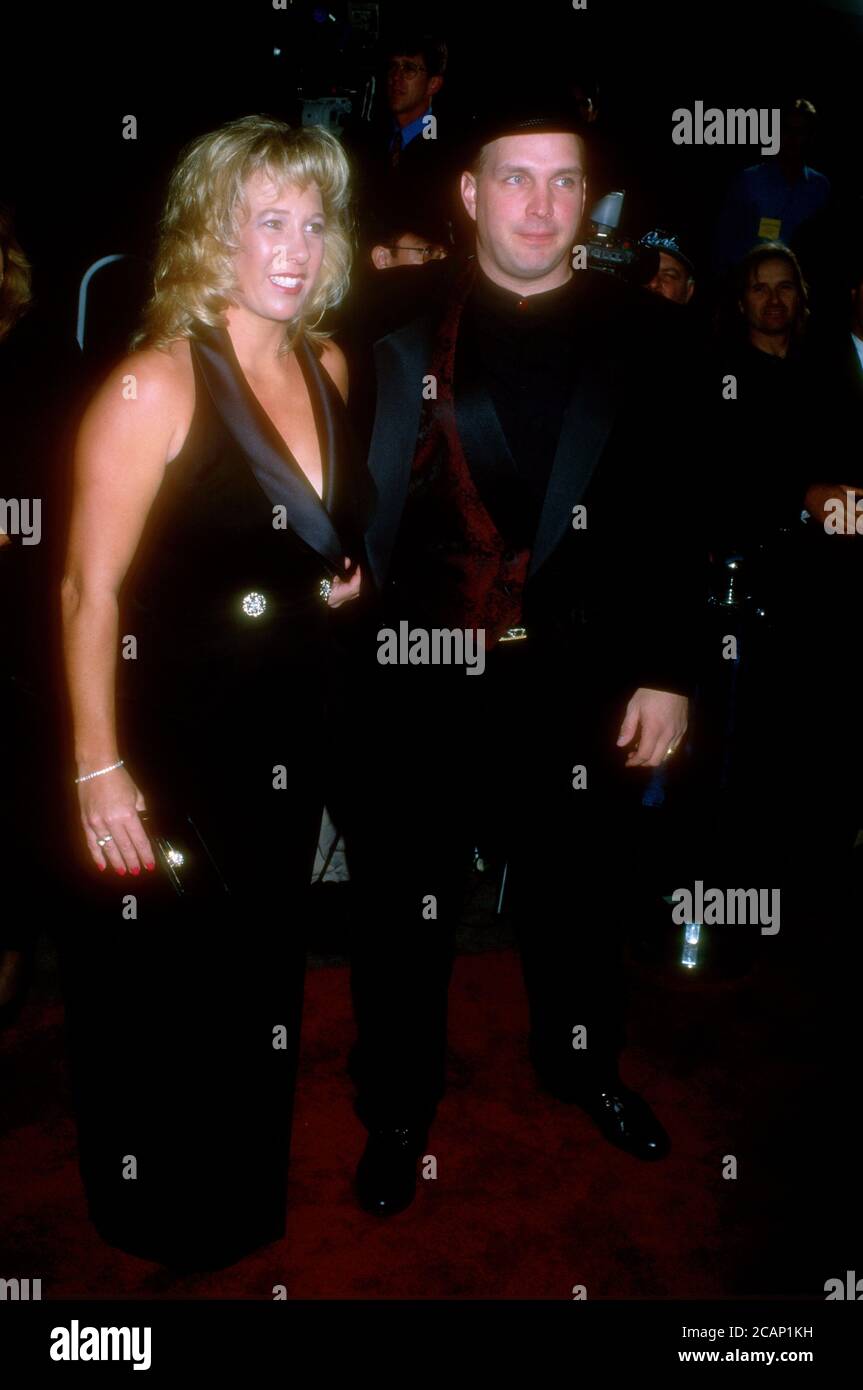 Universal City, California, USA 5th March 1995 Singer Garth Brooks and ...