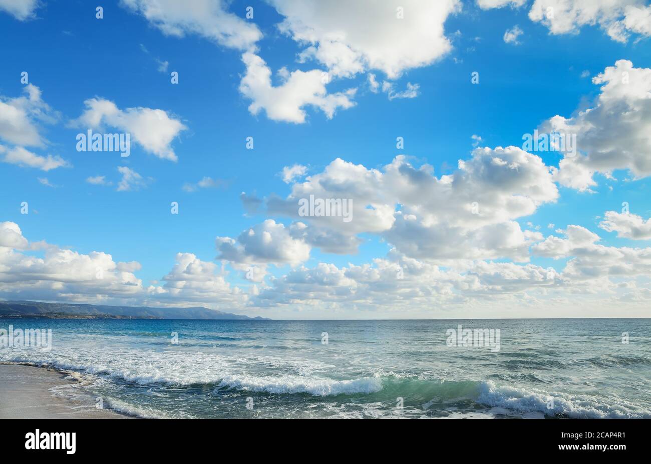Sea weed sand under waves hi-res stock photography and images - Alamy