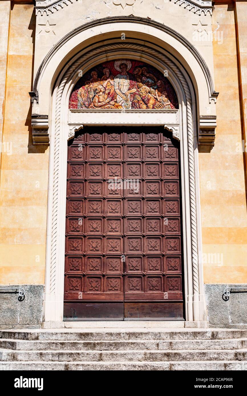 Temple threshold hi-res stock photography and images - Alamy