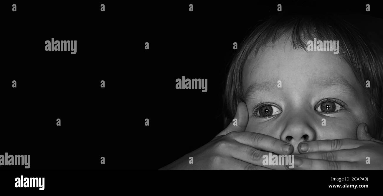 Small boy looking up scared hi-res stock photography and images - Alamy