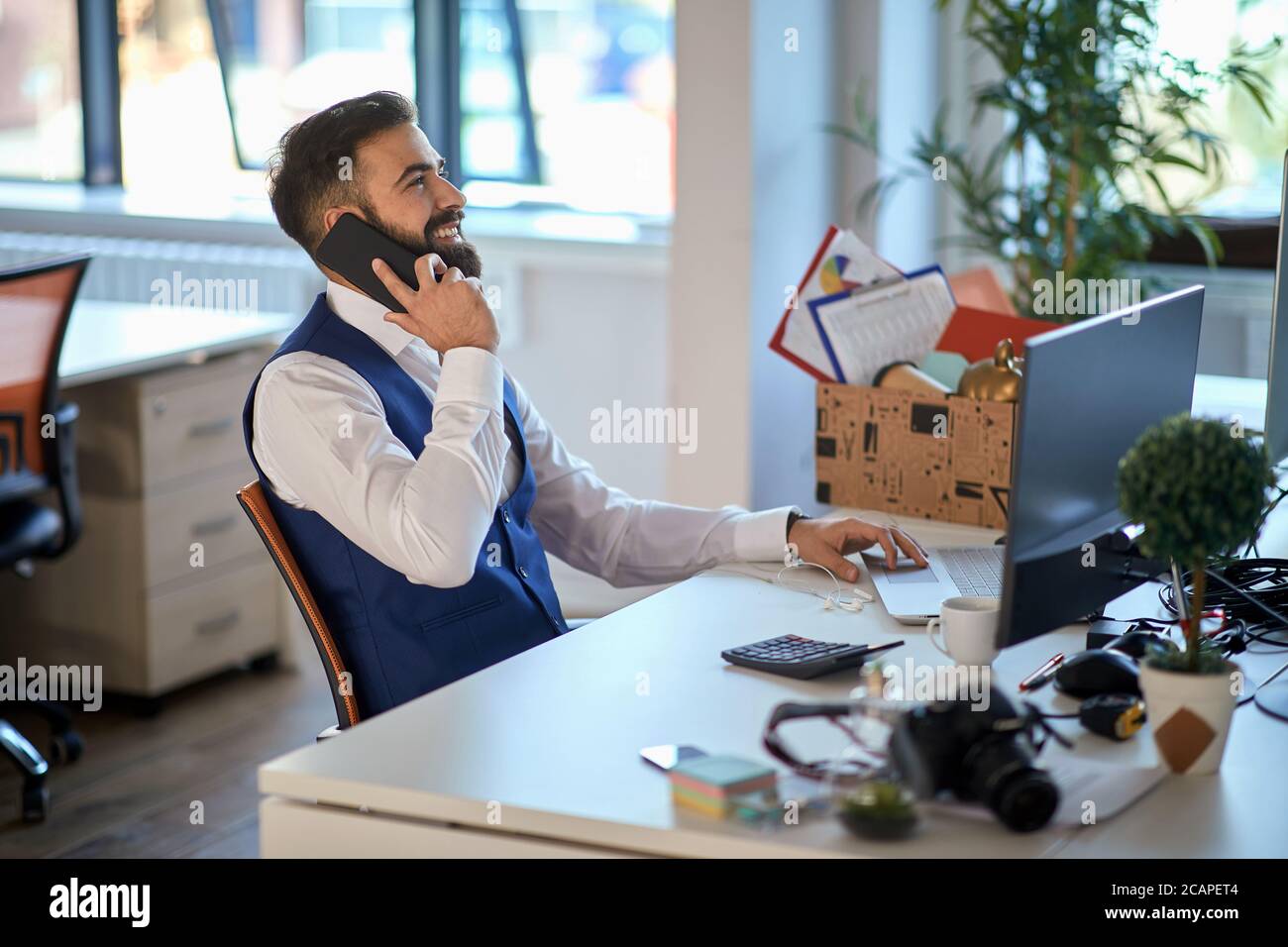 Office worker lifestyle hi-res stock photography and images - Alamy