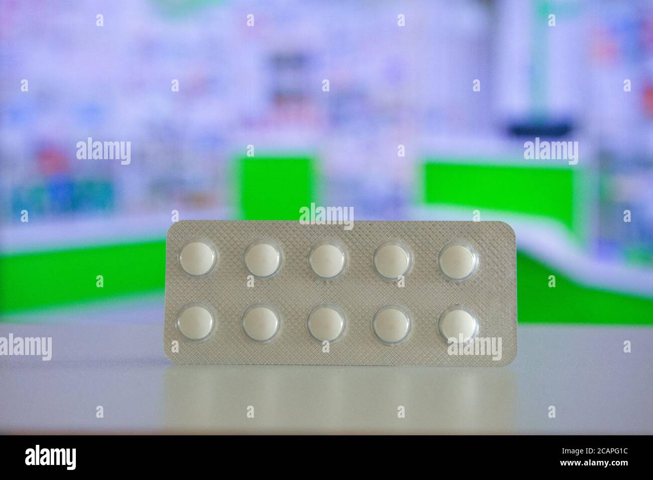 Pill counter in pharmaceutical hi-res stock photography and images - Alamy