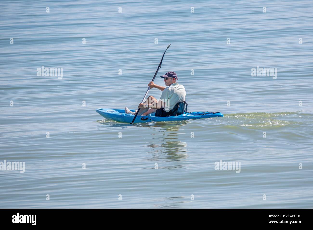 Kayaker on sea hi-res stock photography and images - Alamy