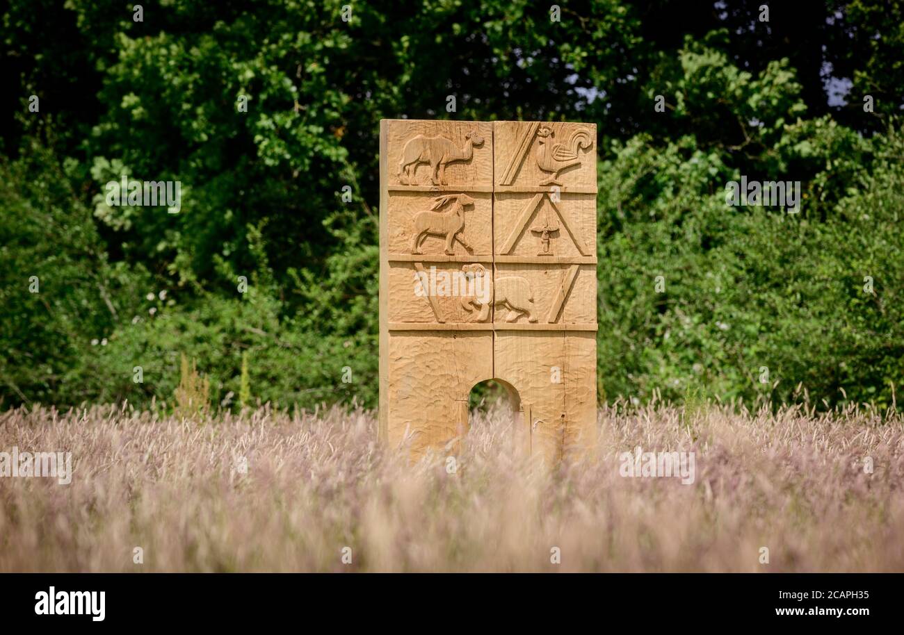 1066 country walk sculpture hi-res stock photography and images - Alamy