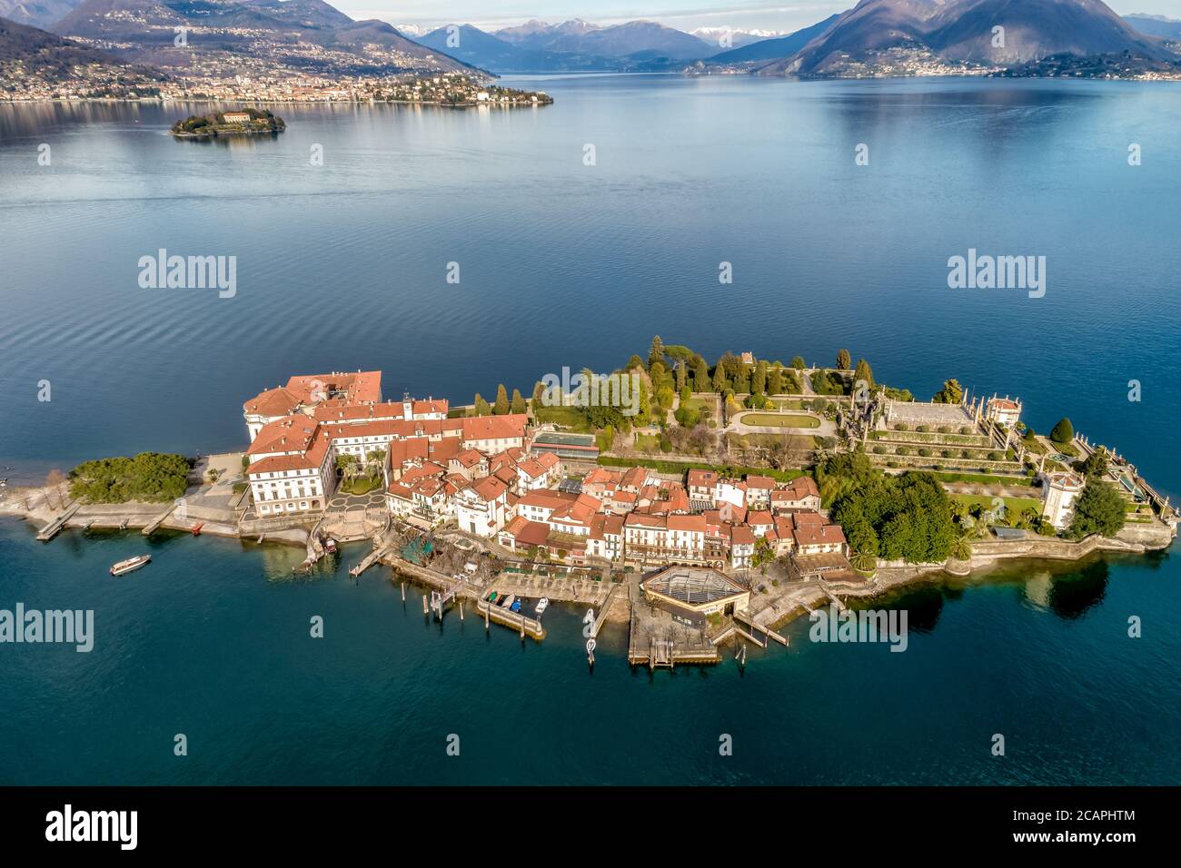 Lake maggiore island aerial bella hi-res stock photography and images ...