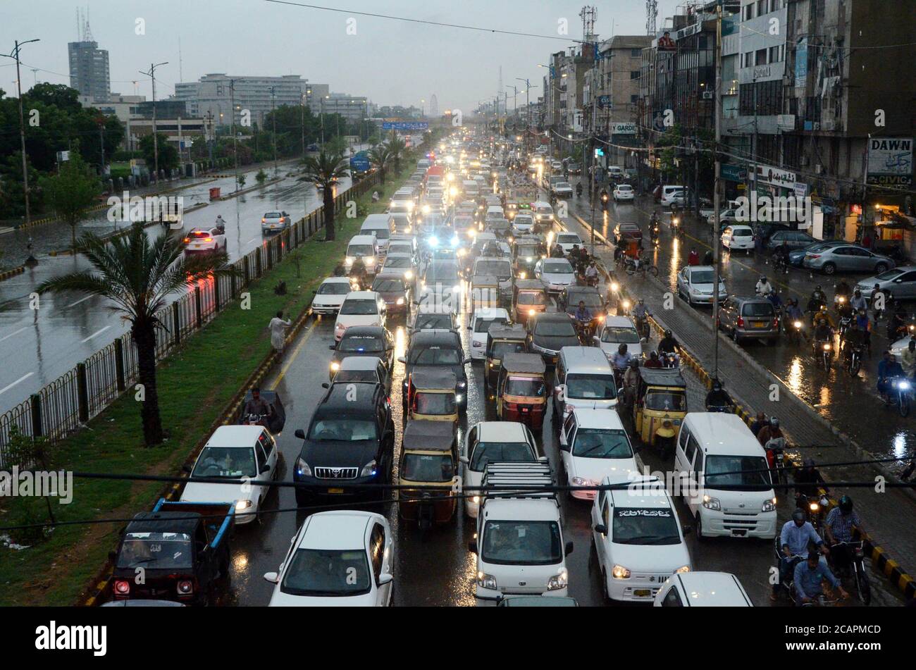Karachi traffic jam hi-res stock photography and images - Alamy