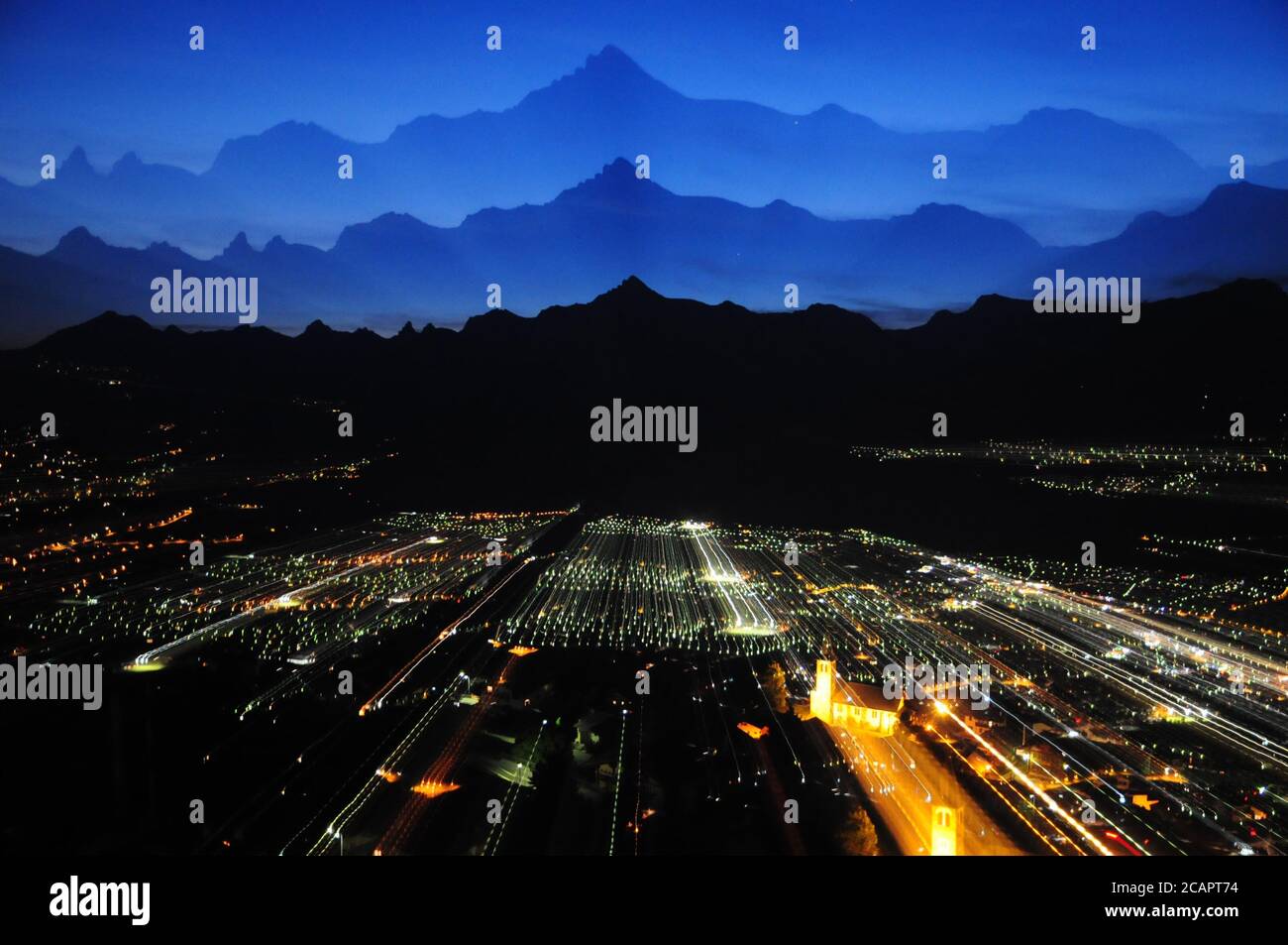 Skyline city alps mountains hi-res stock photography and images - Alamy
