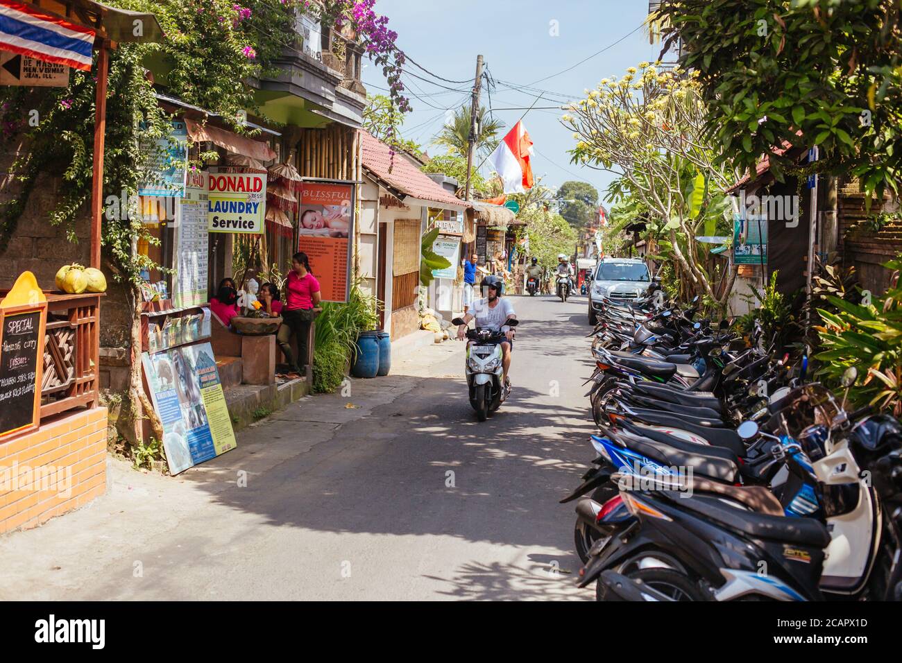 Ubud street scene hi-res stock photography and images - Alamy