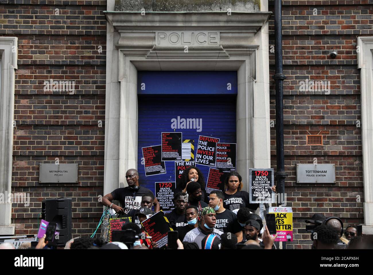 Tottenham Police Station High Resolution Stock Photography and Images ...