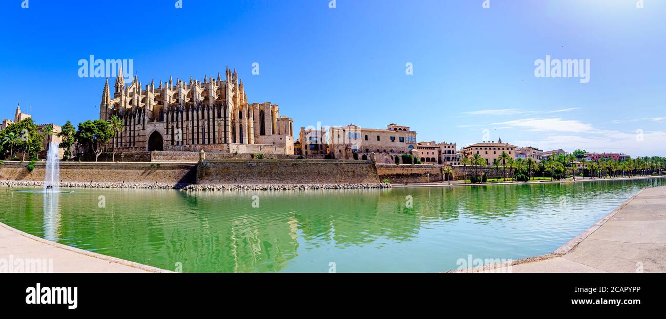 View catedral de mallorca hi-res stock photography and images - Alamy