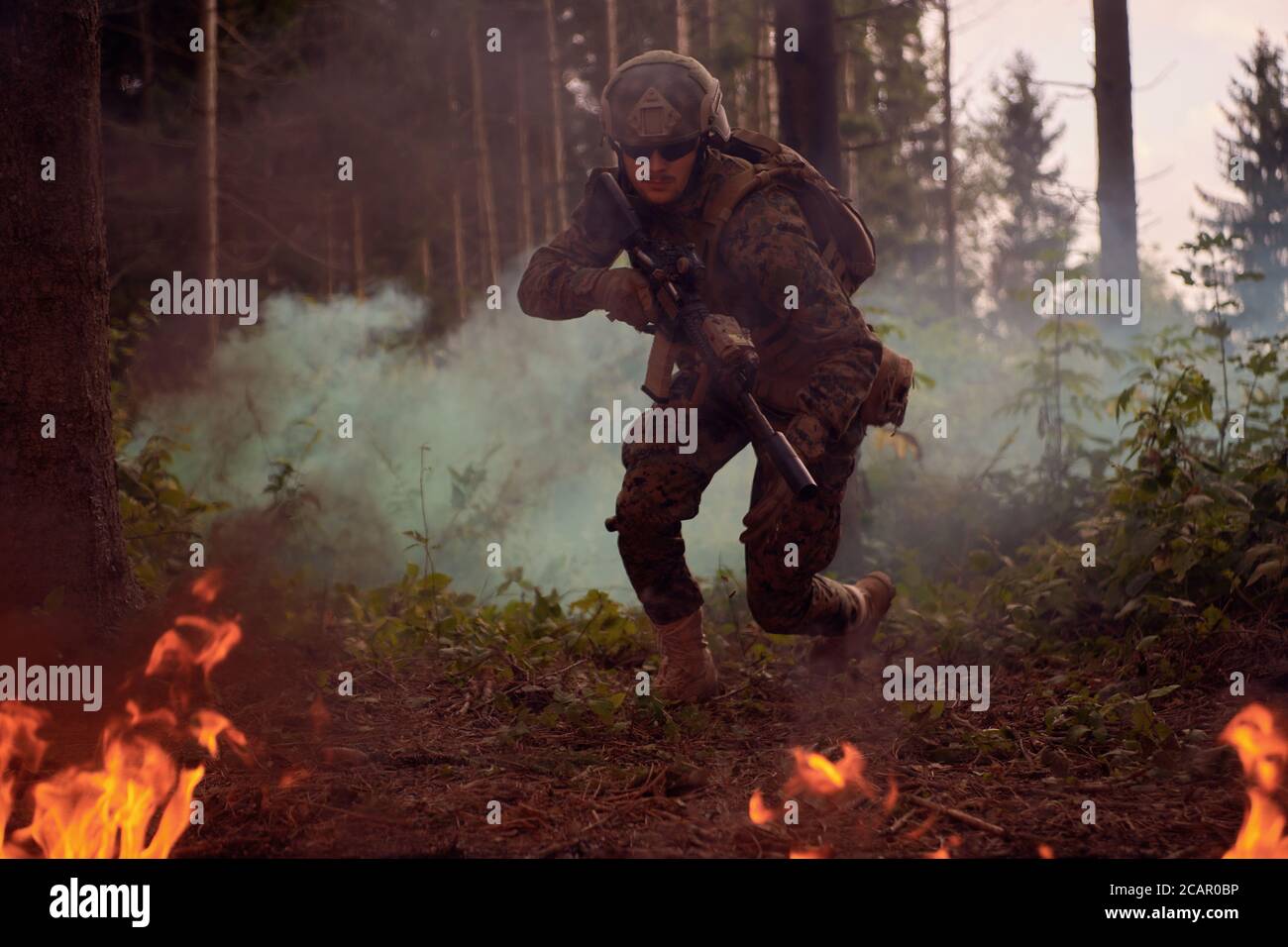 modern warfare soldier in action combat Stock Photo - Alamy