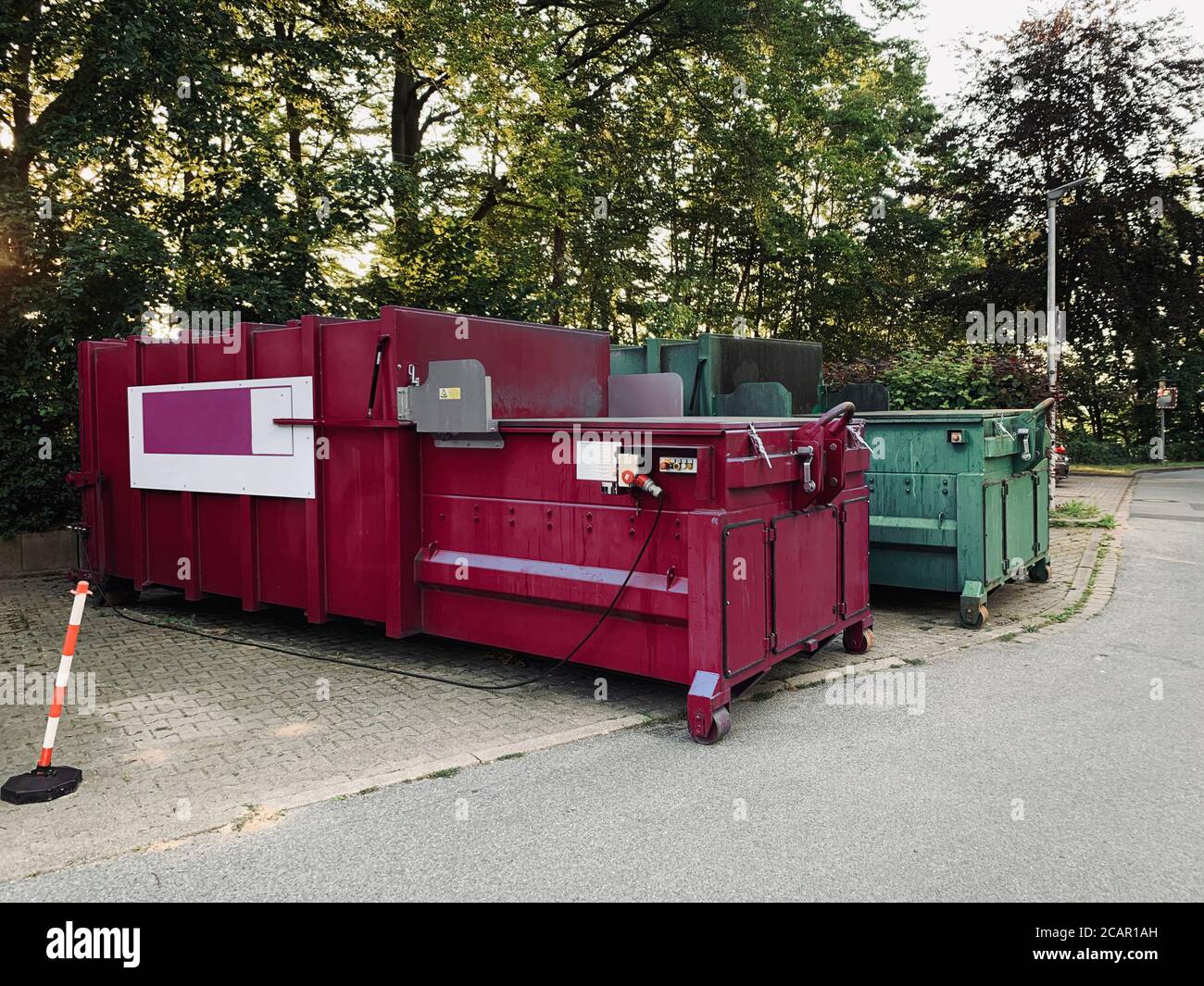 Trash compactor hydraulic hi-res stock photography and images - Alamy