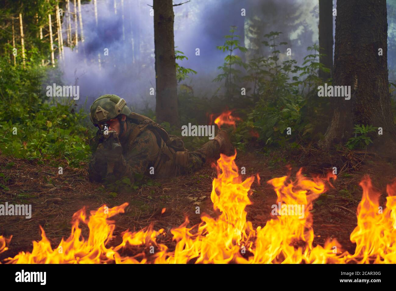 modern warfare soldier in action combat Stock Photo - Alamy