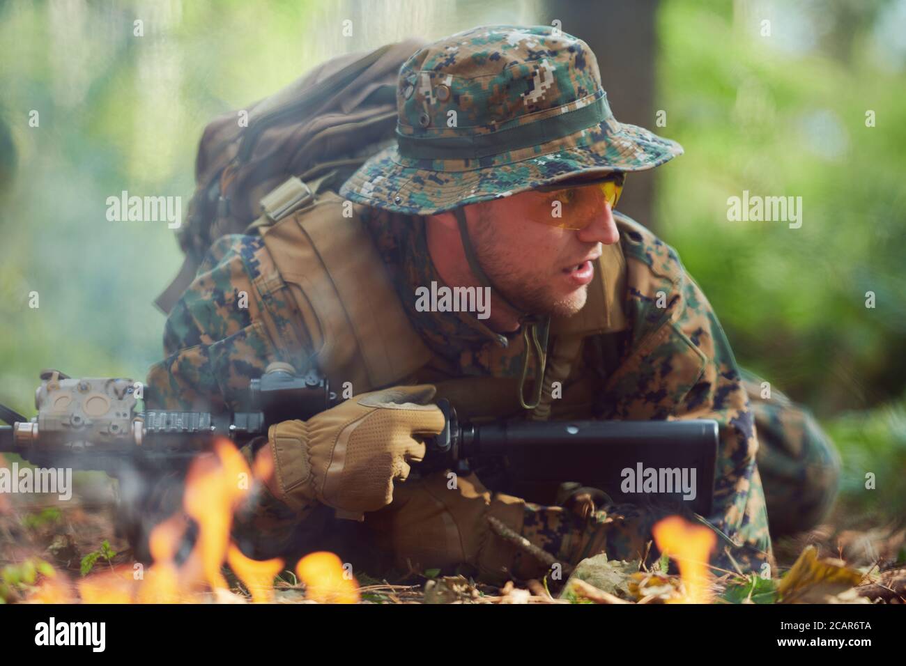 modern warfare soldier in action combat Stock Photo - Alamy