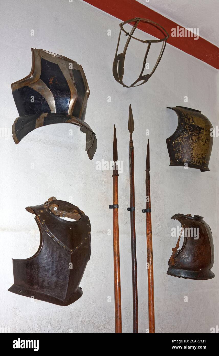 Knights armor display hi-res stock photography and images - Alamy