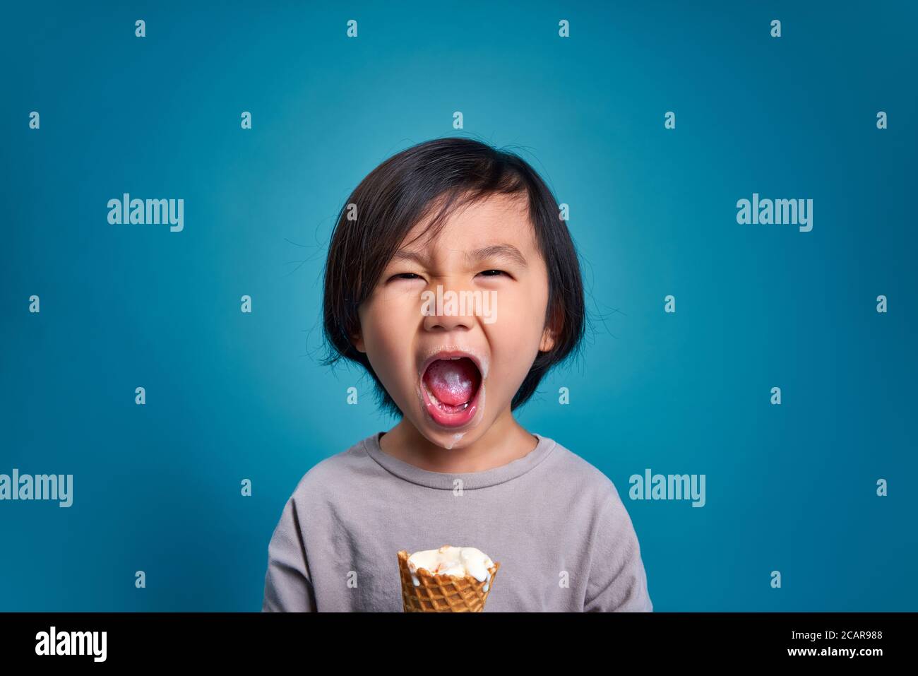 Boy screaming asian hi-res stock photography and images - Alamy