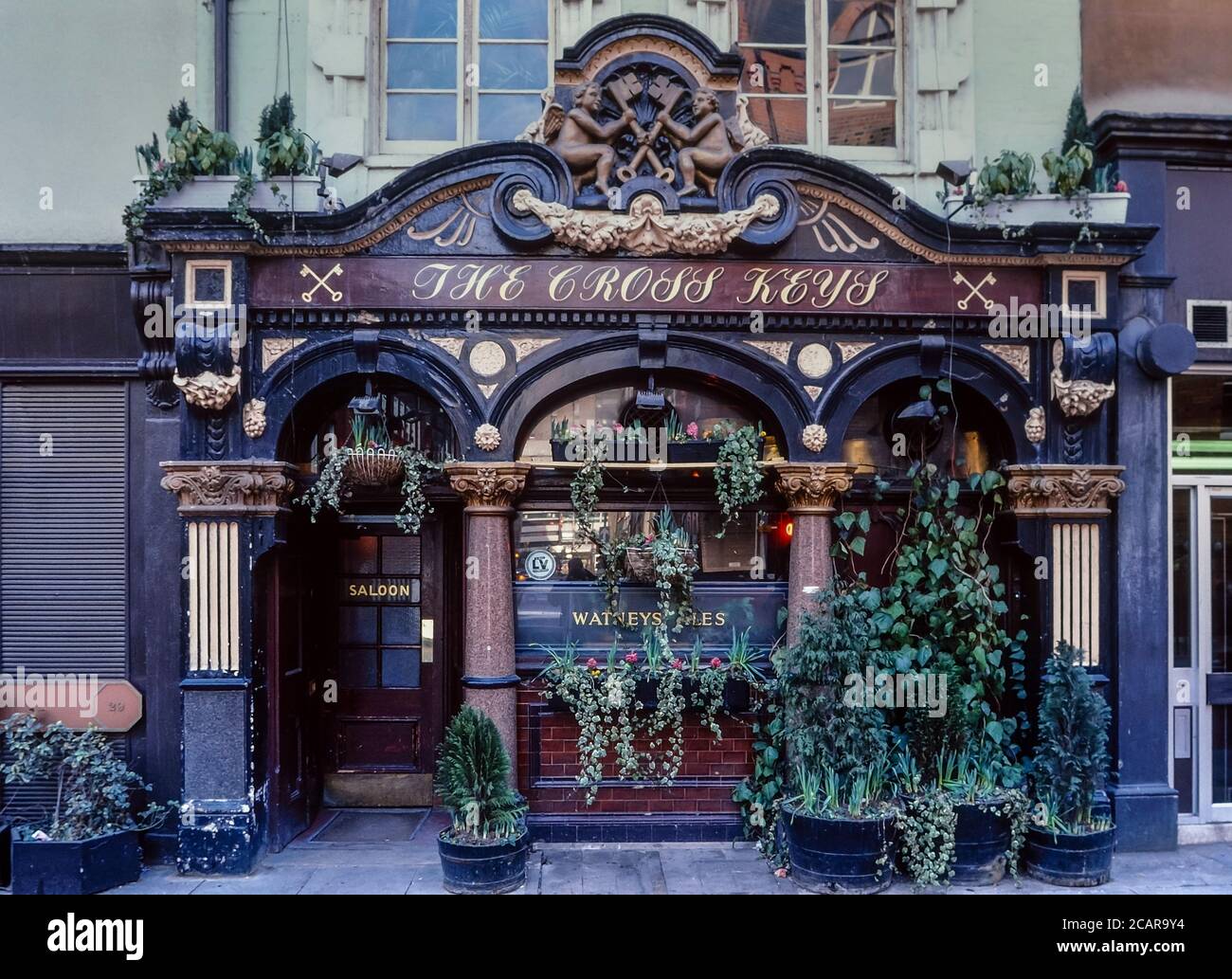 The cross keys hi-res stock photography and images - Alamy