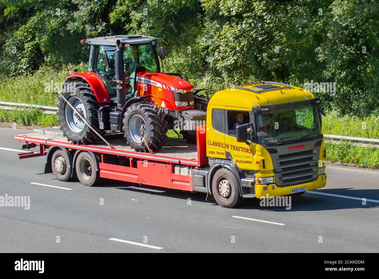 Massey ferguson tractor 7716 hi-res stock photography and images - Alamy