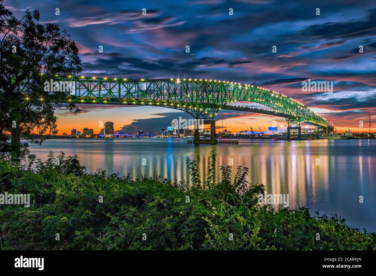 Hart bridge sunset hi-res stock photography and images - Alamy
